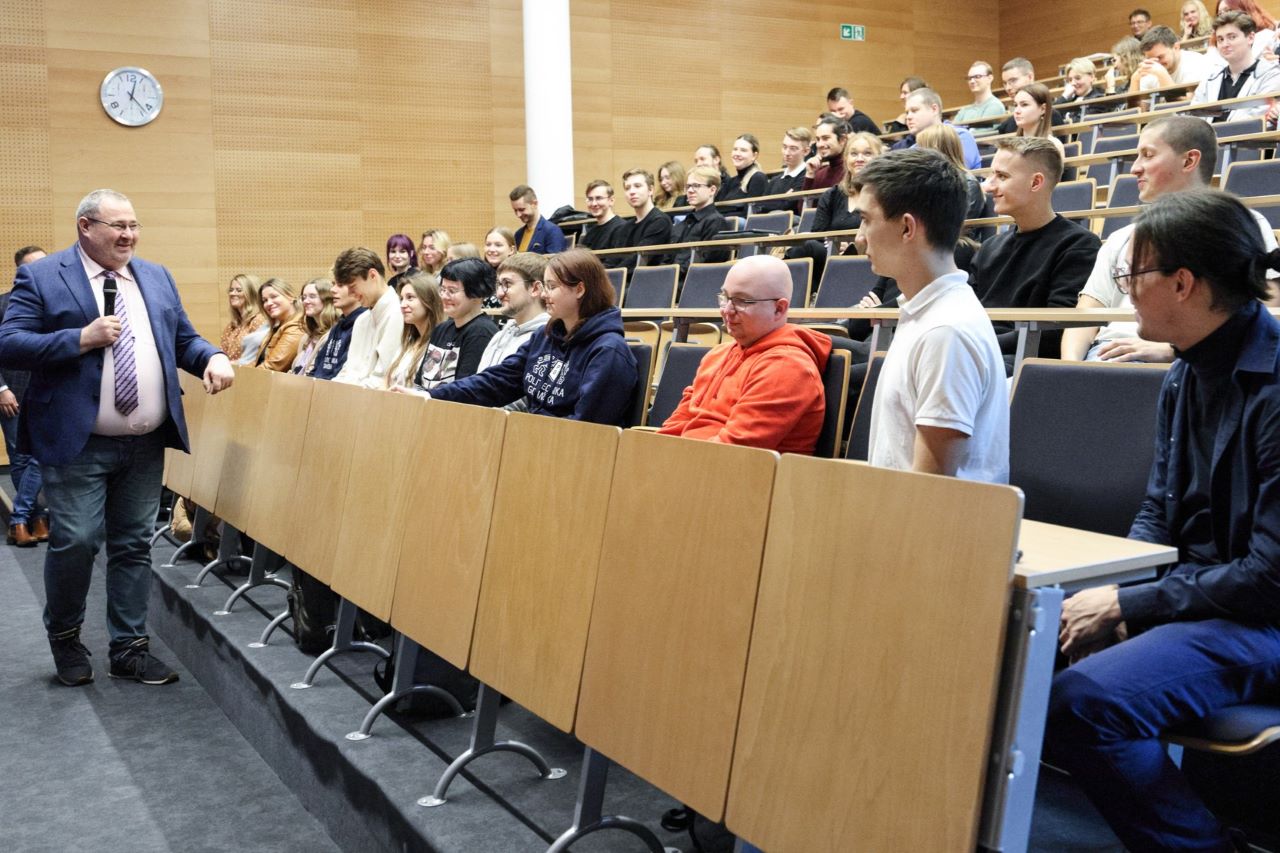 Oferta stypendiów oraz programów wsparcia dla studentów studiów inżynierskich | Wydział ...