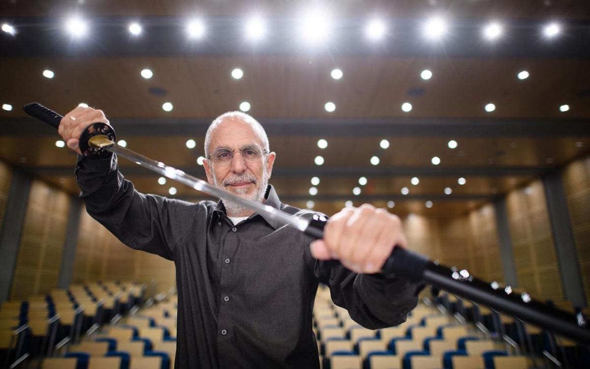 Prof. Robert Joseph Cava z kolejnym wykładem na WFTiMS - 02.12.2021 r ...