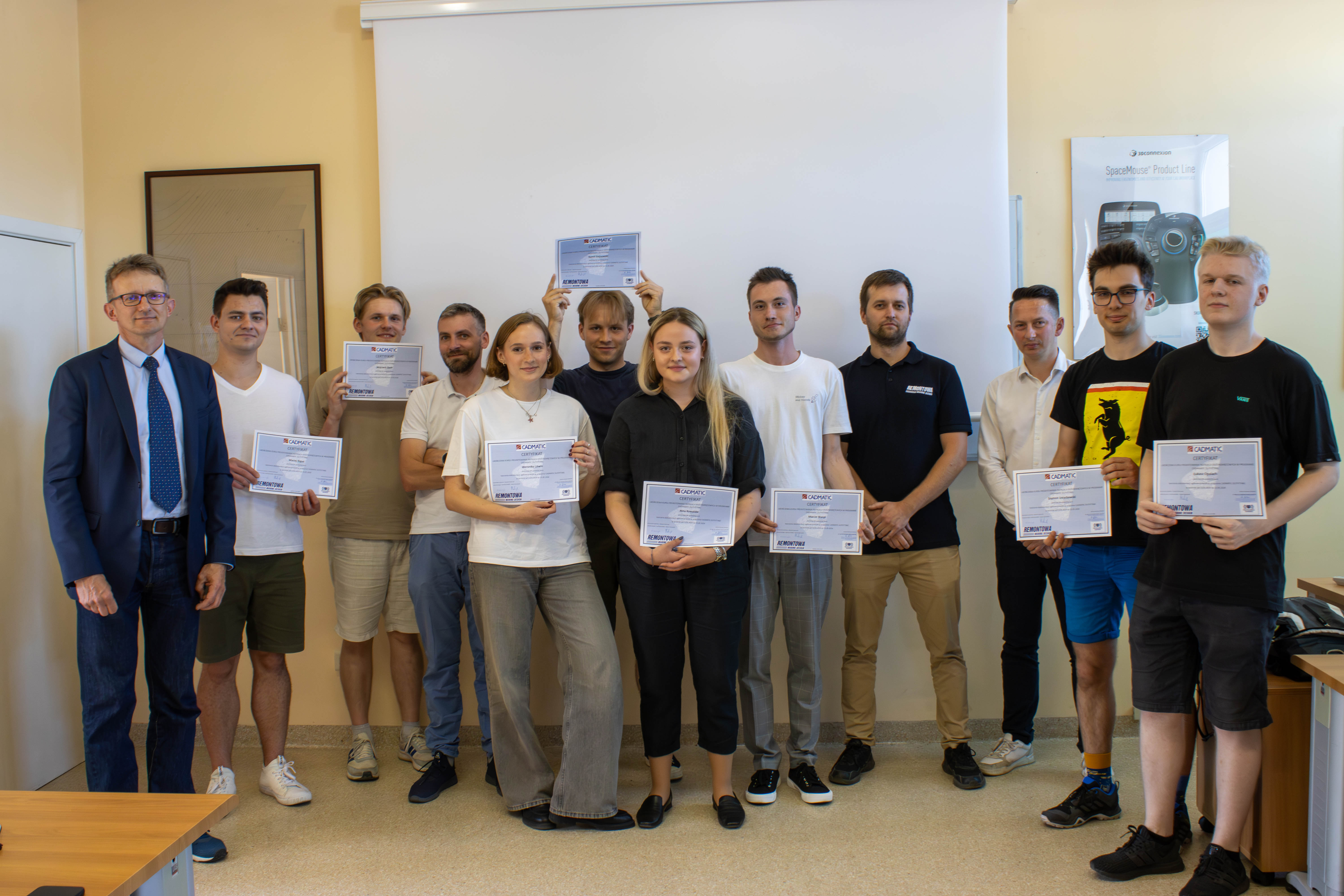 Studenci naszego wydziału ukończyli kurs Cadmatic Outfitting | WIMiO ...